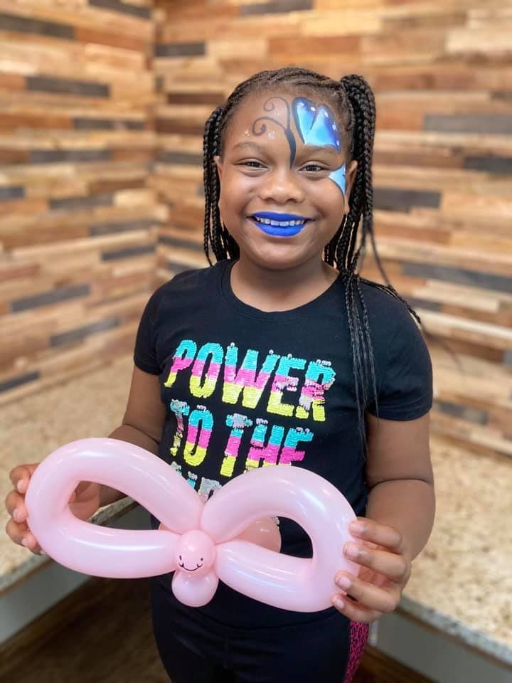 Balloon Twisting – WOW Party Art